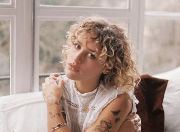 LOU – EN ACOUSTIQUE – CAFÉ DE LA DANSE